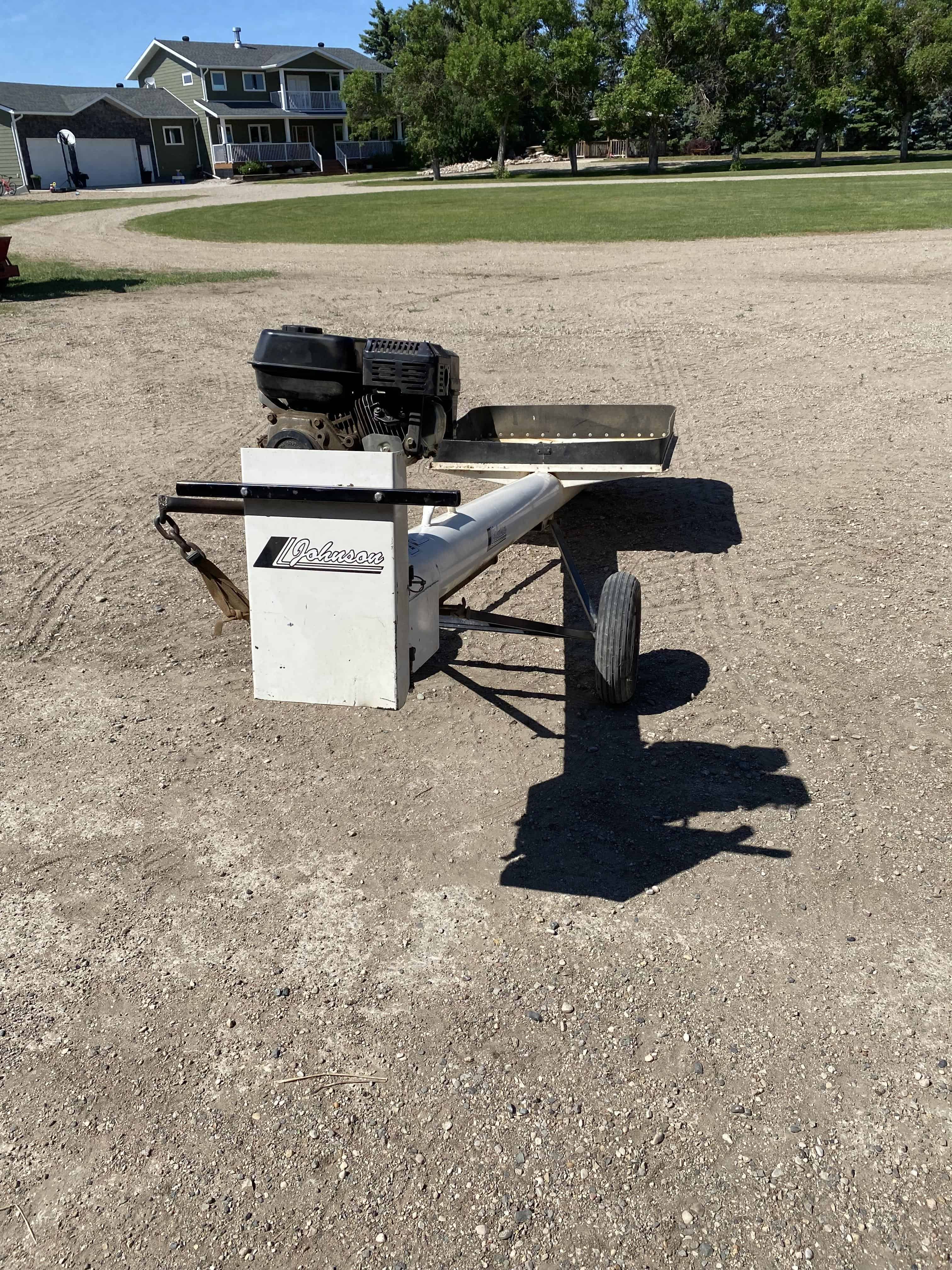 2007 ****UNRESERVED**** 7 " JOHNSON TRANSFER AUGER WITH 6.5 HP ENGINE